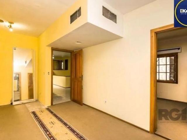 Excelente casa de 354m² com 5 dormitórios e 8 vagas
