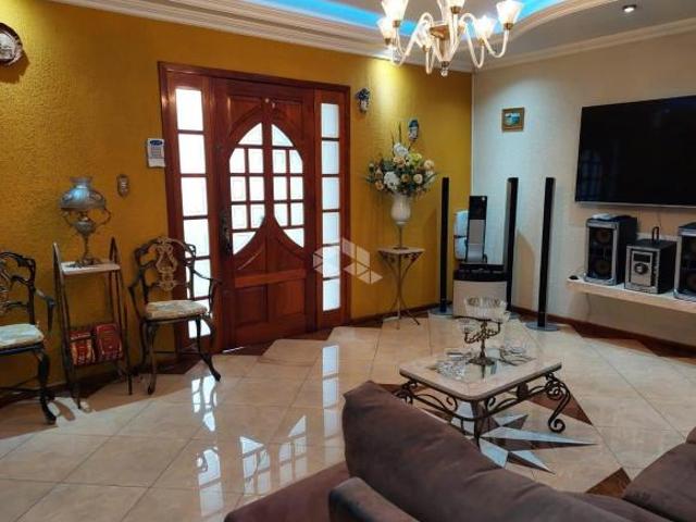 Excelente casa de 3 dormit. com suíte no bairro Glória