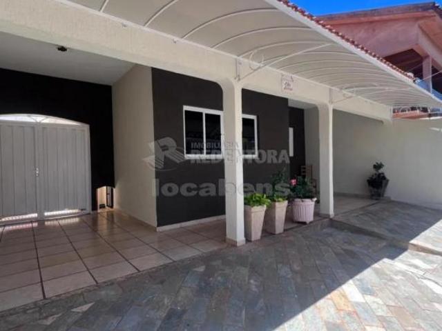 Excelente casa de 3 dormitórios no Jardim Urupês Próximo ao Parque das Flores