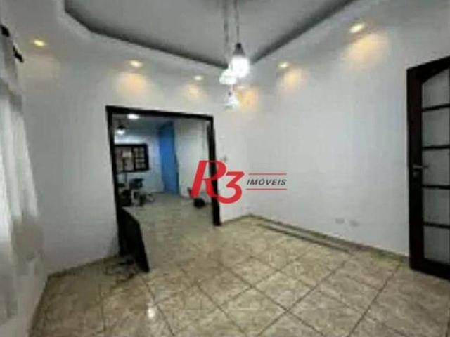 Excelente casa de 3 dormitórios à venda no Bom Retiro em Santos