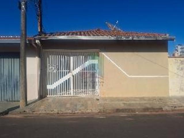 Excelente casa de 3 dormitórios, em ótima localização no bairro Vila Brasília São Carlos imóveis