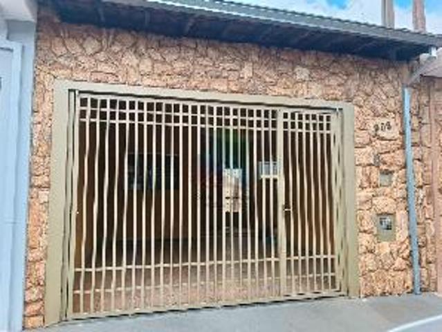 Excelente casa de 3 dormitórios, sendo 1 suíte, em ótima localização no bairro Planalto Paraíso São Carlos imóveis