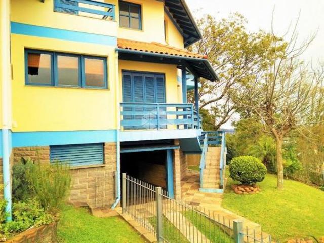 Excelente casa de 3 Quartos