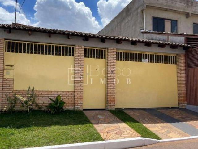 Excelente Casa de 3 Quartos sendo, uma suíte toda na Laje e com vaga para 2 Carros