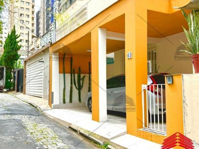 Excelente Casa de Vila em Pinheiros, 3 dormitórios com 1 suíte, 1 vaga, a 300 metros da estação de m
