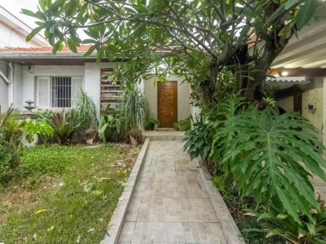 Excelente casa de vila para venda em Chácara Inglesa com 4 quartos, sendo 1 suíte, 350m² lauro var