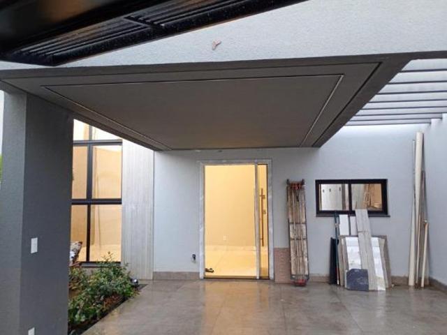 Funcional casa de vila para venda em Jardim dos Colibris com 3 quartos, sendo 1 suíte, 102m²