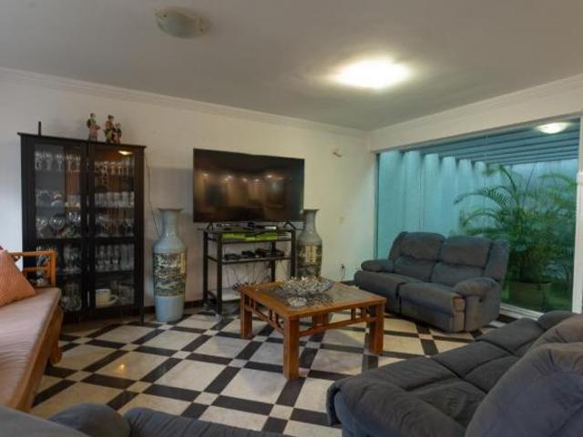 Deslumbrante casa de vila para venda em Jardim Torres São José com 5 quartos, sendo 4 suítes, 489m²