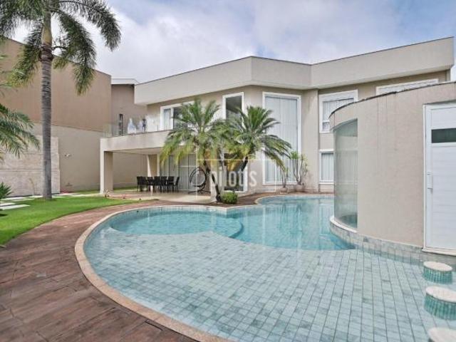 EXCELENTE CASA DE ALTO PADRÃO