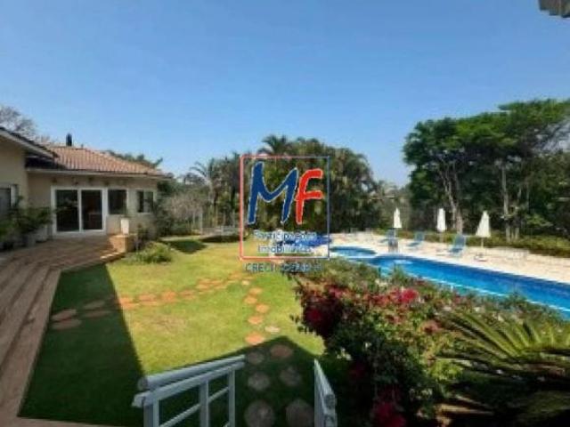 Excelente Casa de Alto Padrão, terreno com 3 lotes, casa de funcionário, casa principal com 8 suí