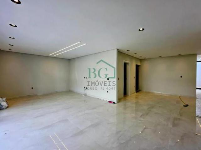 Excelente casa de alto padrão á venda a poucos minutos do Centro de Poços de Caldas MG