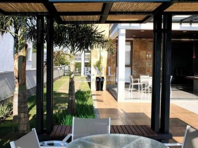 Excelente casa de alto padrão à venda em condomínio fechado em Atibaia SP