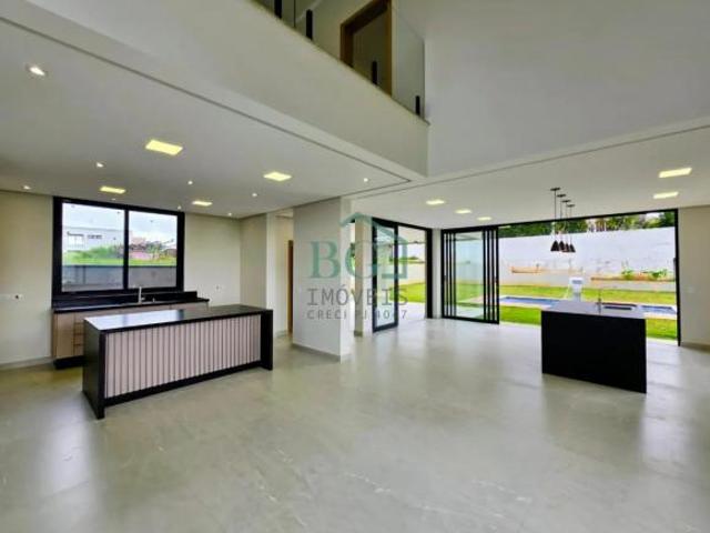 Excelente casa de alto padrão á venda em condomínio fechado em Poços de Caldas MG