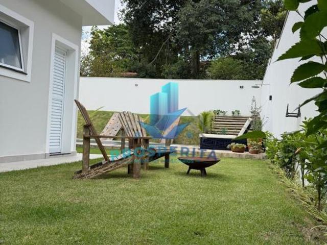 Excelente Casa de Alto Padrão à Venda