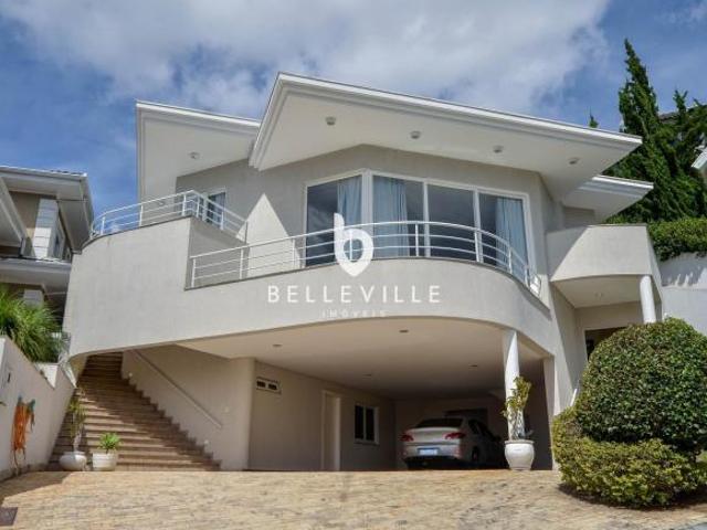 Excelente casa de alto padrão com 431m² privativo