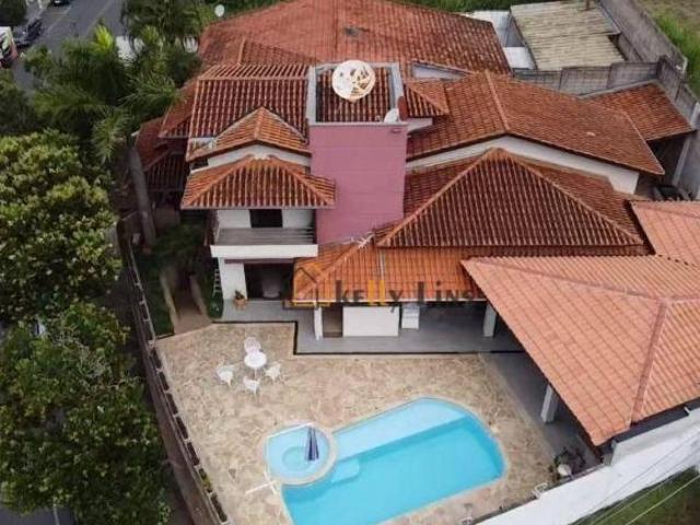 Excelente casa de Alto Padrão em Amparo/SP, imóvel com escritura registrada. Realize seu sonho aqui!