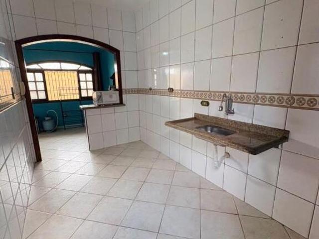 Excelente casa de condomínio com 1 dormitório e apenas 200 metros da praia do Jardim Real!