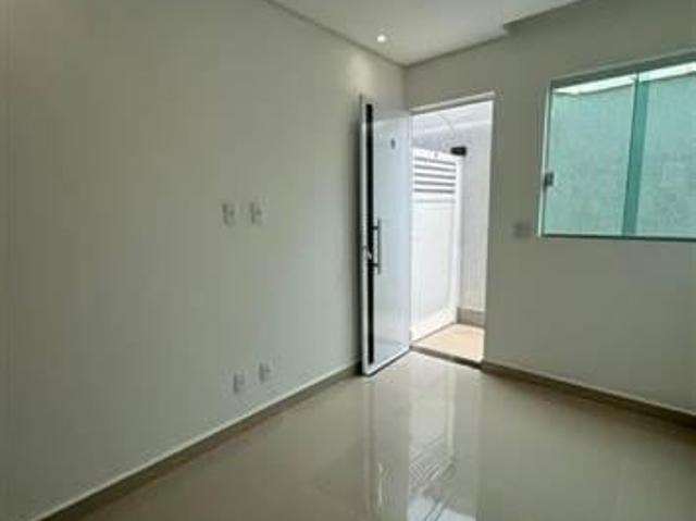 EXCELENTE CASA DE CONDOMÍNIO TÉRREA COM 02 DORMITÓRIOS NO BAIRRO VILA MIRIM EM PRAIA GRANDE!
