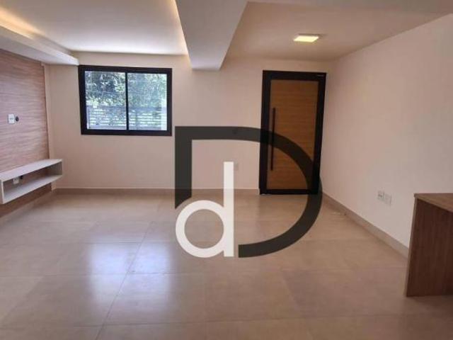 Excelente casa de dois andares bem próximo da praia