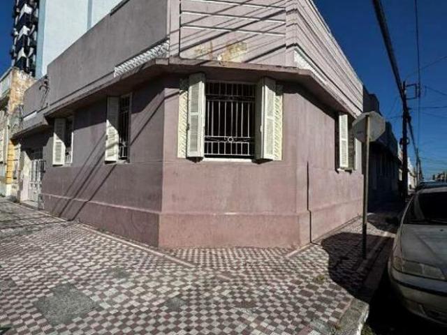 Excelente casa de esquina à venda!