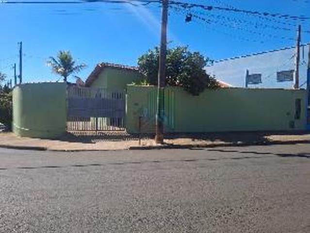 Excelente casa de esquina de 3 dormitórios em ótima localização São Carlos imóveis