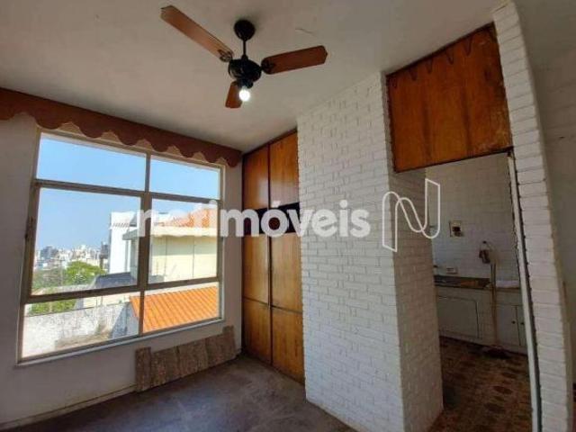 Excelente Casa de Esquina em 2 Pavimentos Próxima ao Life Center e Comércio da Rua do Ouro