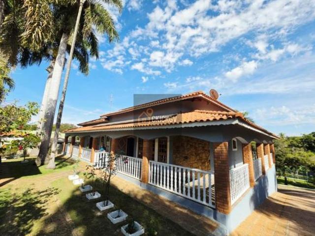 Excelente casa de fundo para o lago no condomínio Colinas do Mosteiro de Itaici em Indaiatuba. Chá