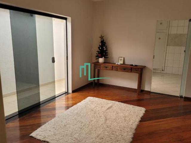 EXCELENTE CASA DISPONIVEL A VENDA NO CENTRO DE FRANCA SP