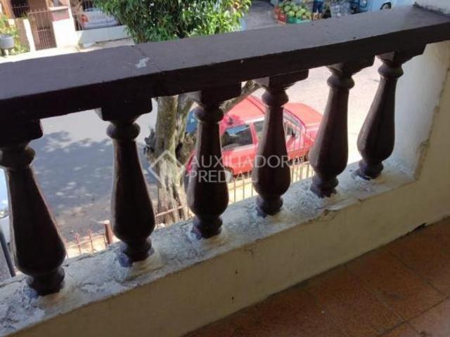 excelente casa dois pavimentos garagens patio