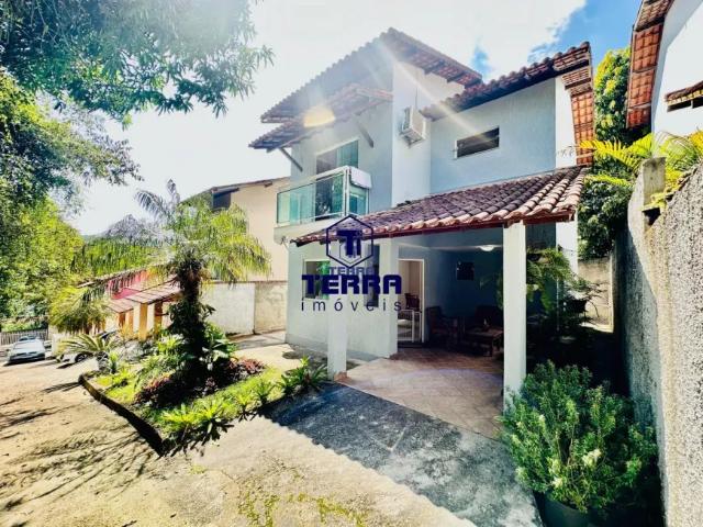 Excelente Casa Duplex com 3 quartos sendo um suíte em Várzea Da Moças!