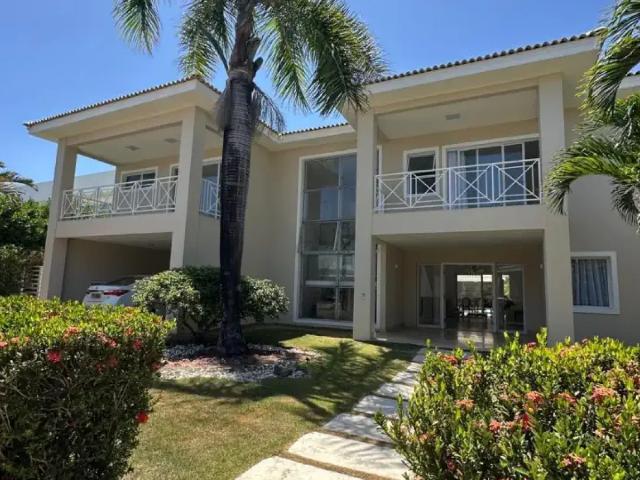Excelente casa duplex com 5 quartos no condomínio Buscaville