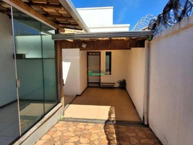 Excelente casa duplex geminada à venda com habite se em Lagoa Santa!