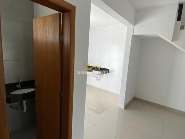 Excelente Casa Duplex no Centro de Betim com 3 Quartos, Suíte, 2 Sacadas e Área de Serviço Ampla!