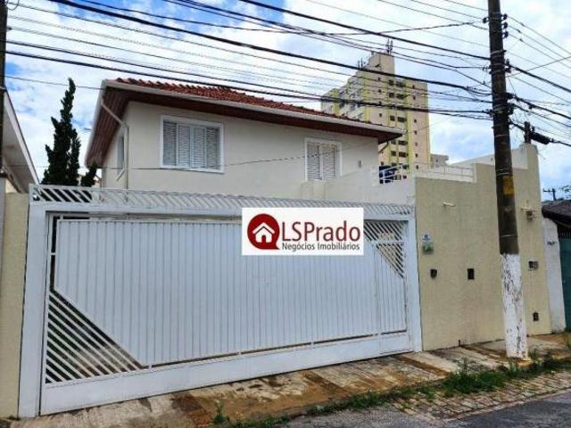 Excelente casa em 2 niveis, com 3 dormitórios, 2 banheiros e 2 vagas!