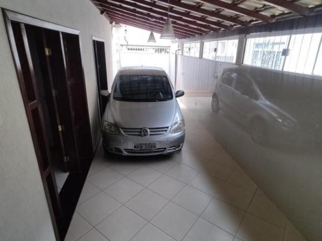 Excelente casa em bairro Central com 06 quartos