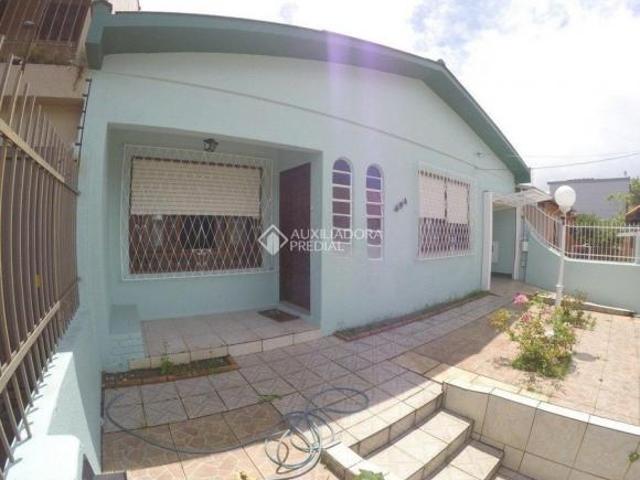 EXCELENTE CASA EM BAIRRO RESIDENCIAL, COM 3 DORMITÓRIOS PRÓXIMO A RUA GUADALAJARA