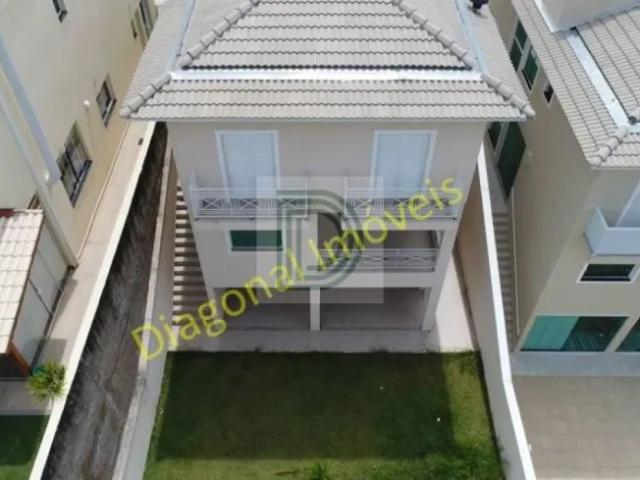 Excelente casa em condomínio na Granja Viana!