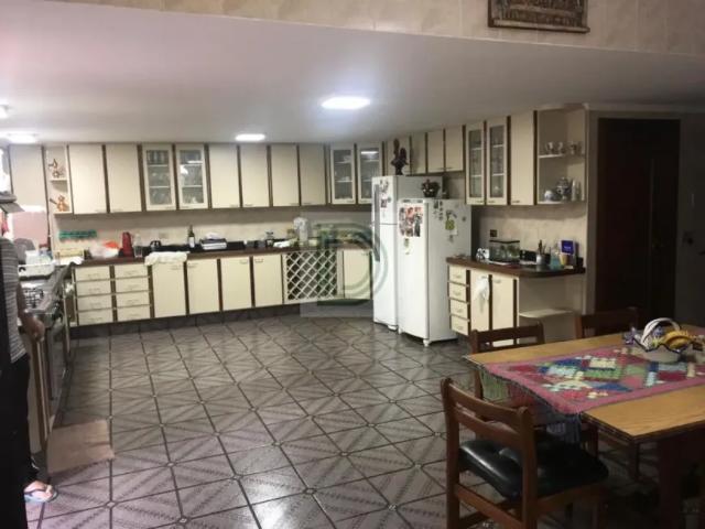 Excelente casa em condomínio fechado