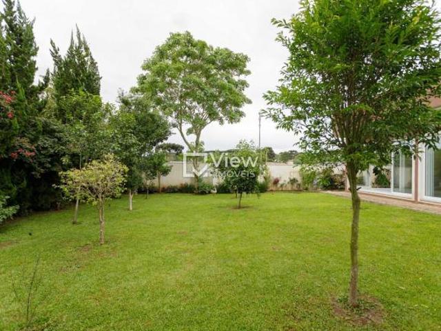 Excelente casa em condomío fechado com amplo quint