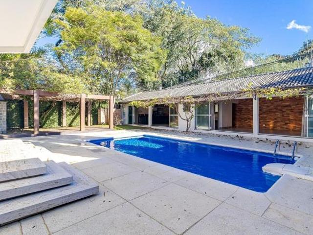 Excelente casa em condomínio no Seminário/Batel