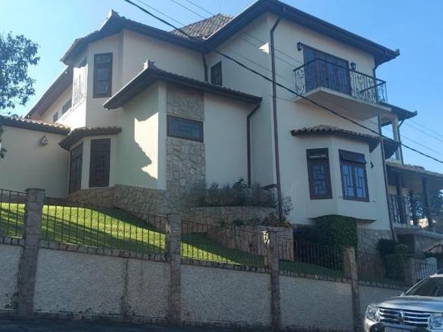Excelente Casa em condomínio no Vale dos Pinheiros em São Lourenço MG