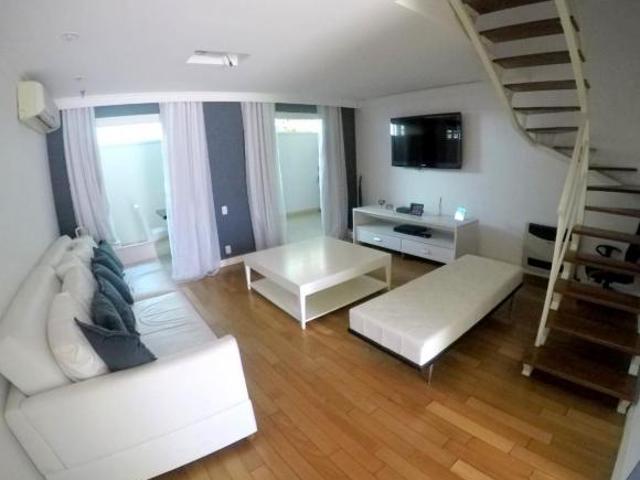 Excelente casa em Condomínio a venda