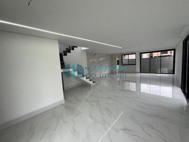 Excelente casa em condomínio clube Santa Cândida