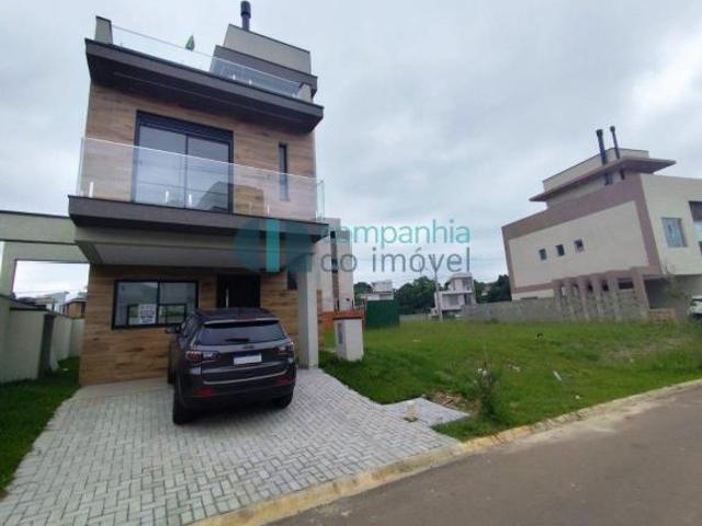 Excelente casa em condomínio clube Santa Cândida