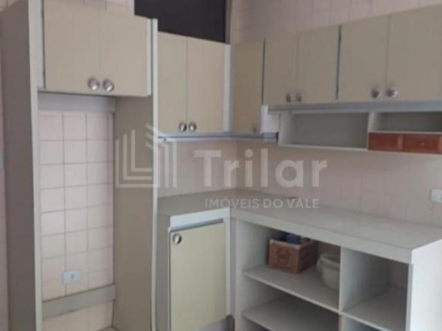 Excelente casa em condomínio com 4 dormitórios e 2 suites, sendo 1 master e área gourmet e piscina
