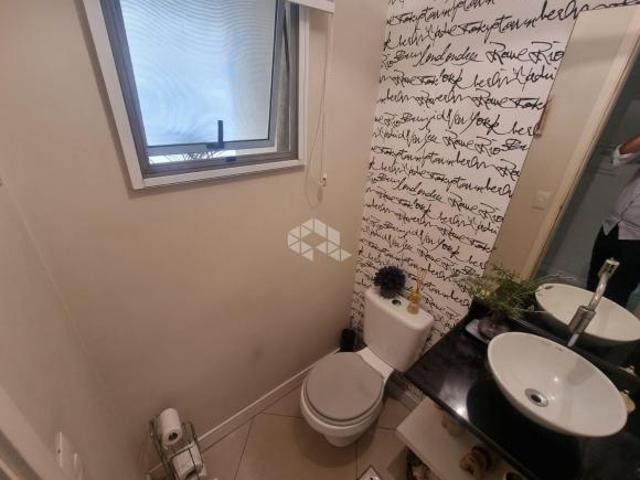 Excelente Casa em Condomínio com 4 dormitórios, sendo 2 suítes, 157 m² privativos, lavabo, pátio e