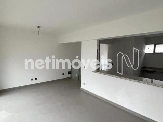 Excelente casa em condomínio com lazer completo no Buritis!
