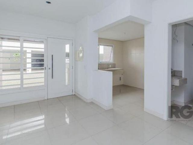 Excelente casa em condomínio de 251m² com 3 suítes e elevador!
