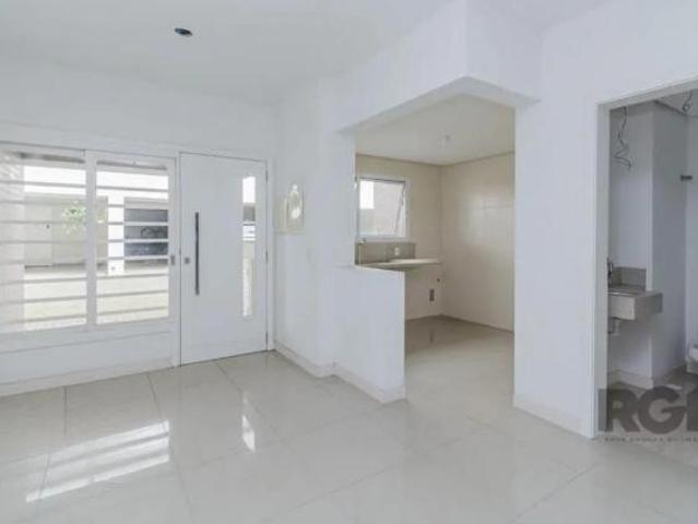 Excelente casa em condomínio de 251m² com 3 suítes e elevador!