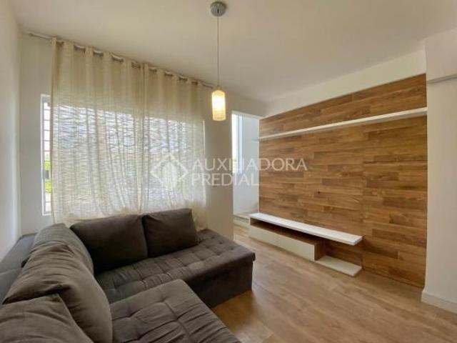 Excelente Casa em Condomínio Fechado